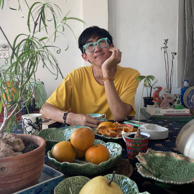 Jaruwat Normrubporn : ARTIST