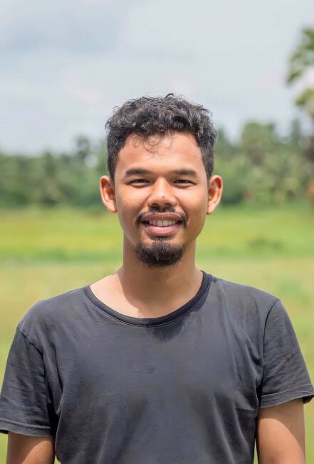 E-suwan chali : ARTIST